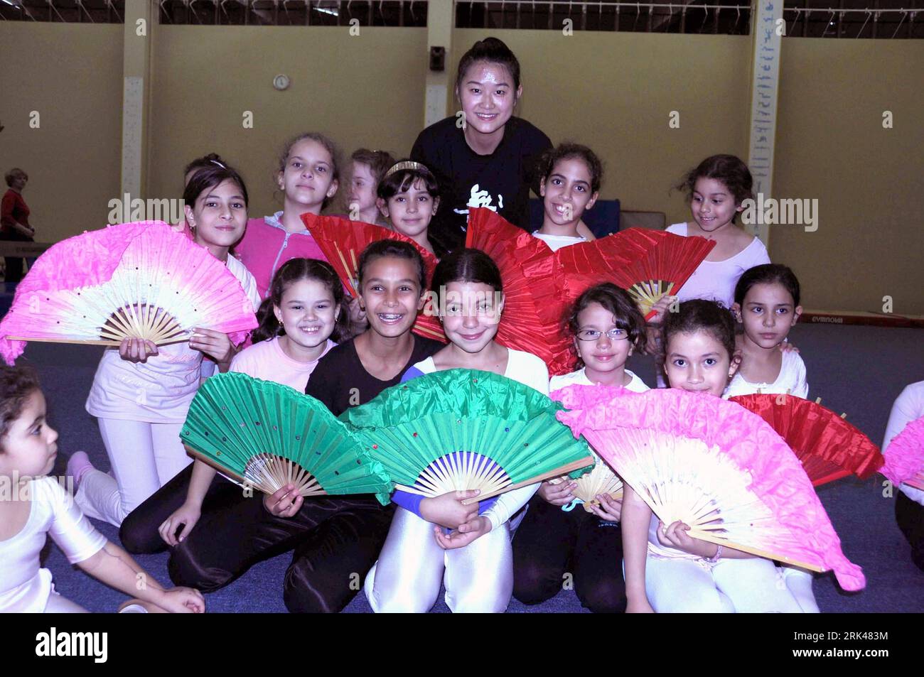 14 year old chinese girl hi-res stock photography and images - Alamy