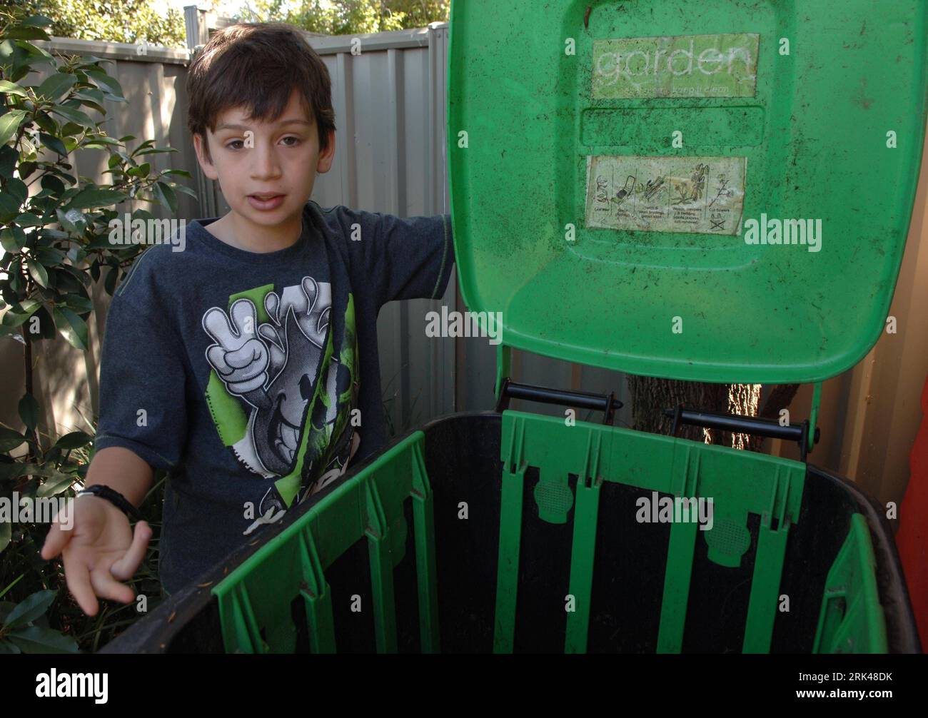 Daily rubbish hi-res stock photography and images - Alamy