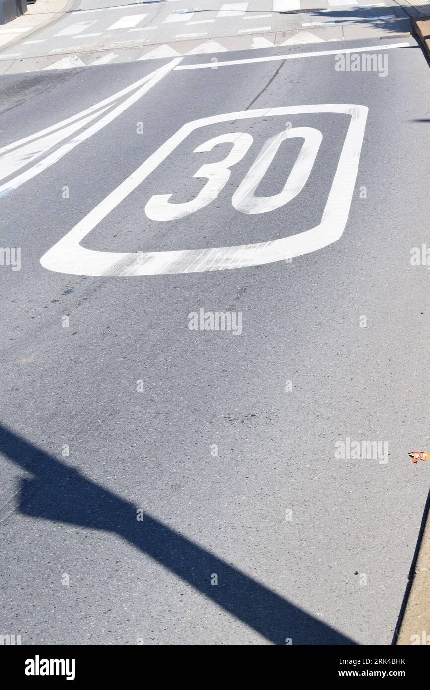 limit 30 zone sign Stock Photo - Alamy