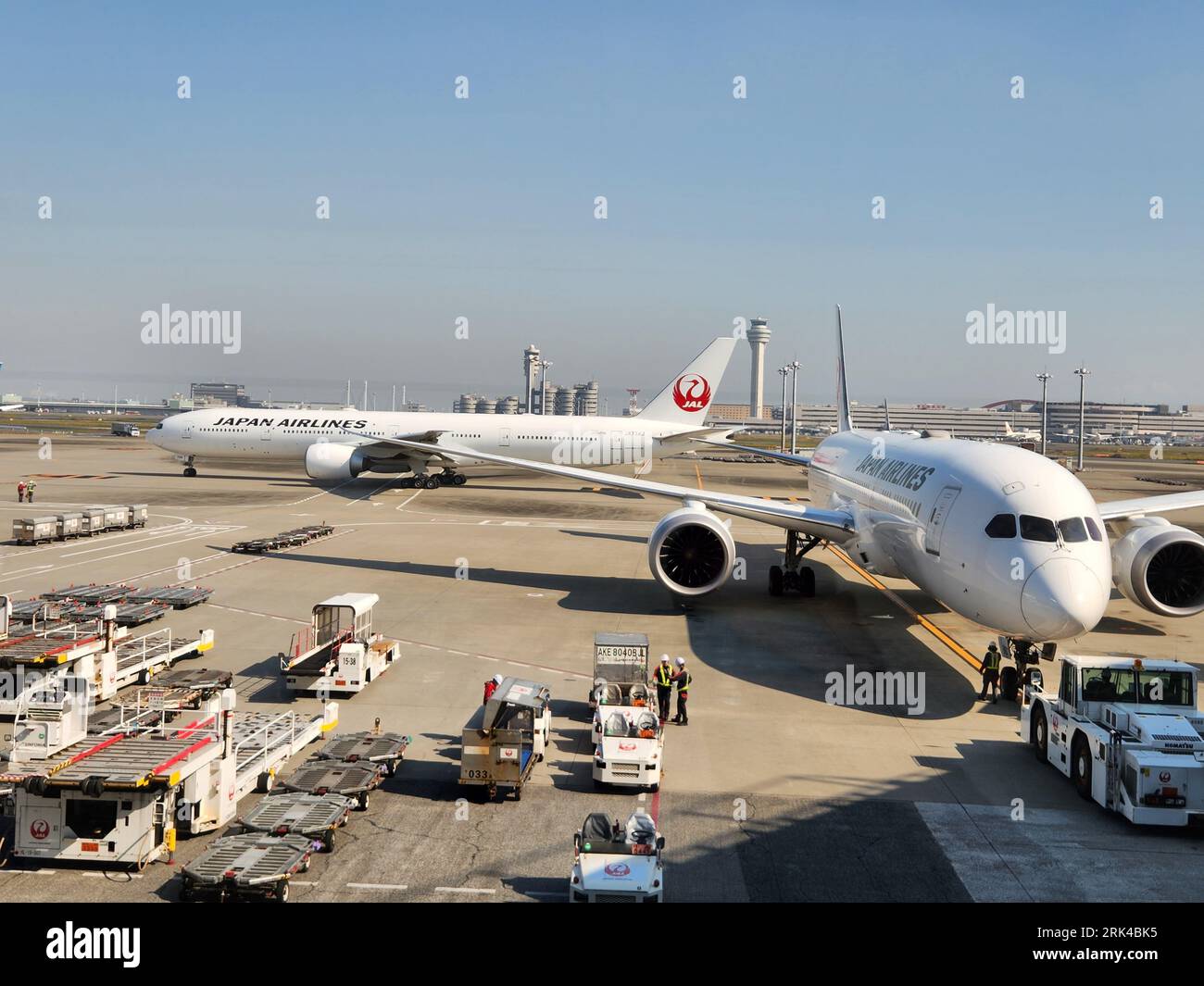 Japan Airlines airplanes in the famous Tokyo Haneda Airport in Japan ...