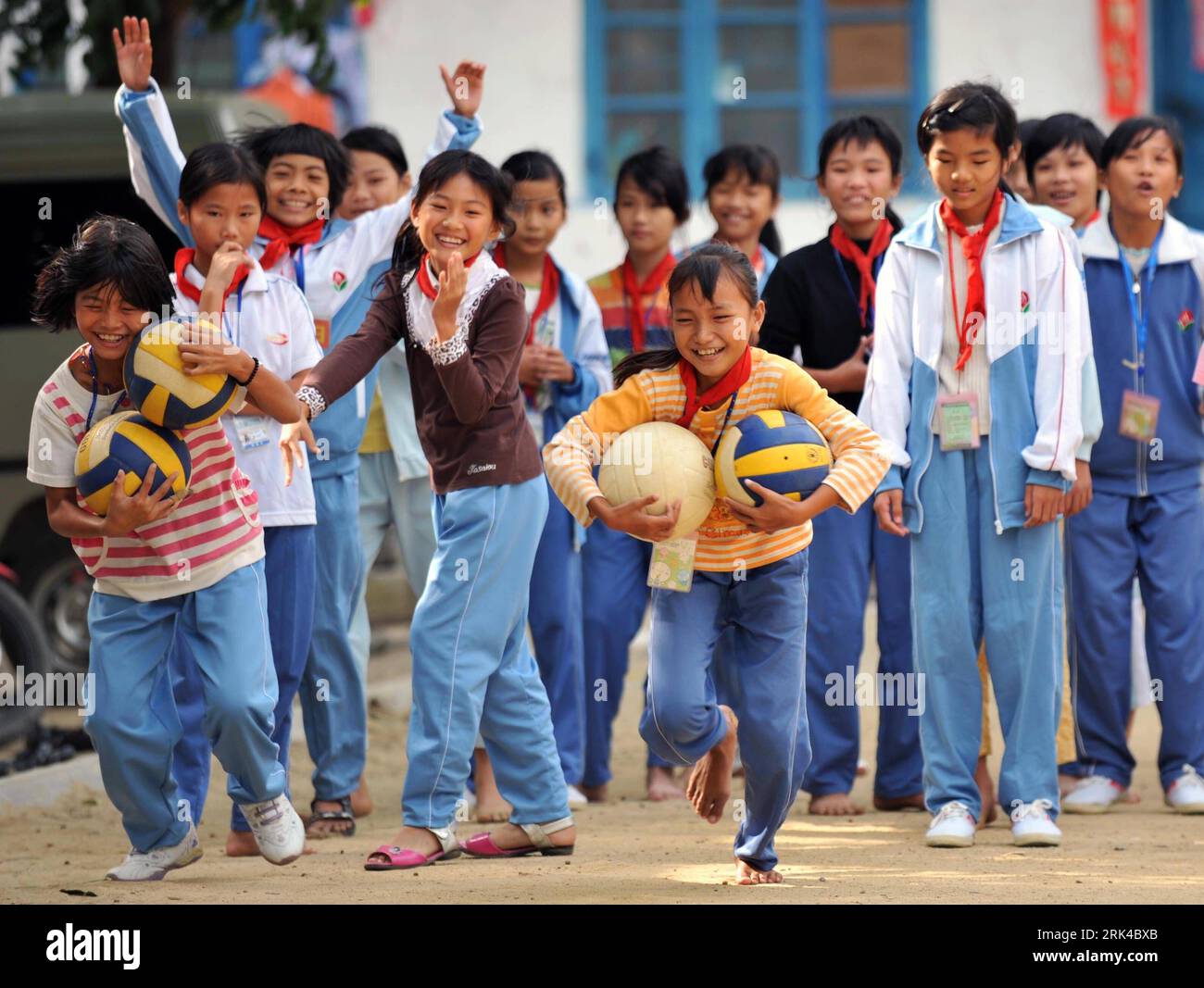 Children p e class hi-res stock photography and images - Alamy