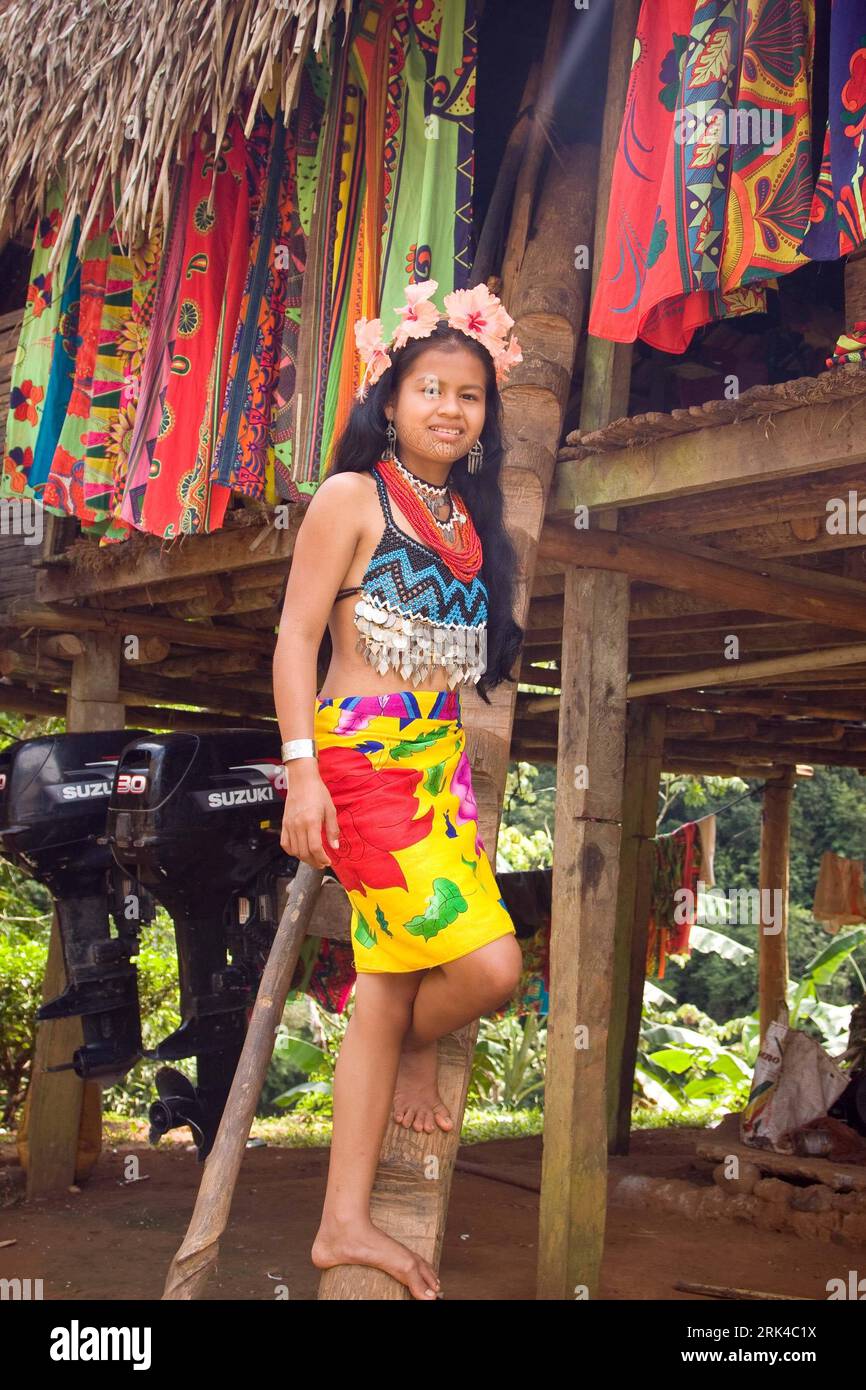 Embera girl hi-res stock photography and images - Alamy