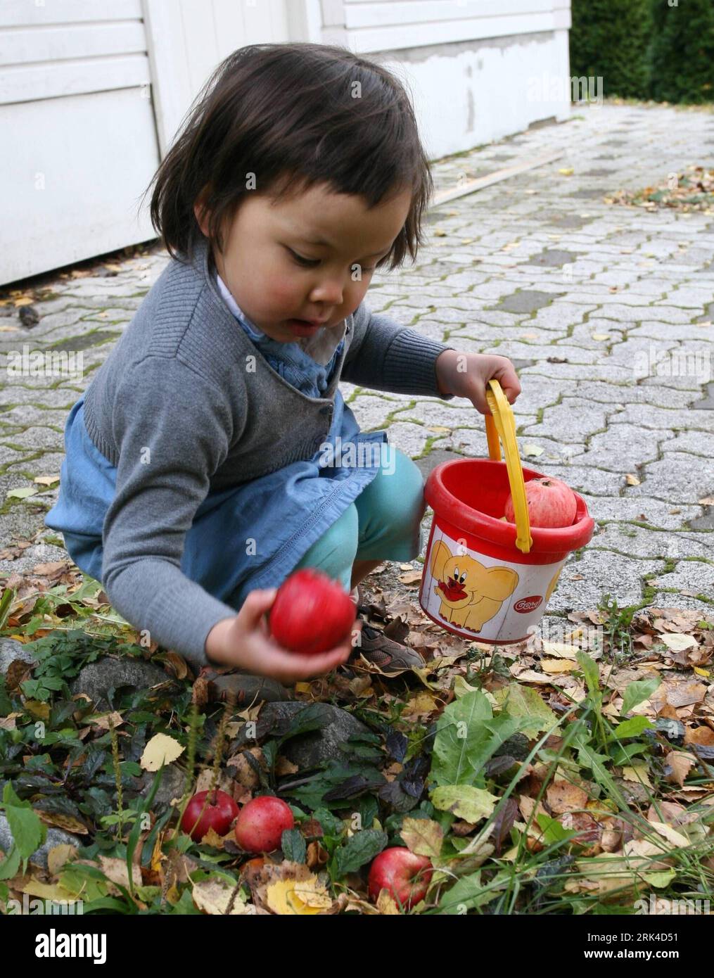 Kindergarten newspaper hi-res stock photography and images - Alamy