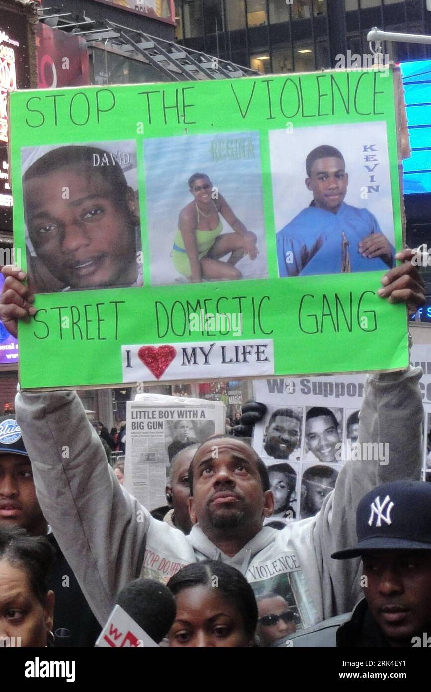 Victims of gun violence hi-res stock photography and images - Alamy