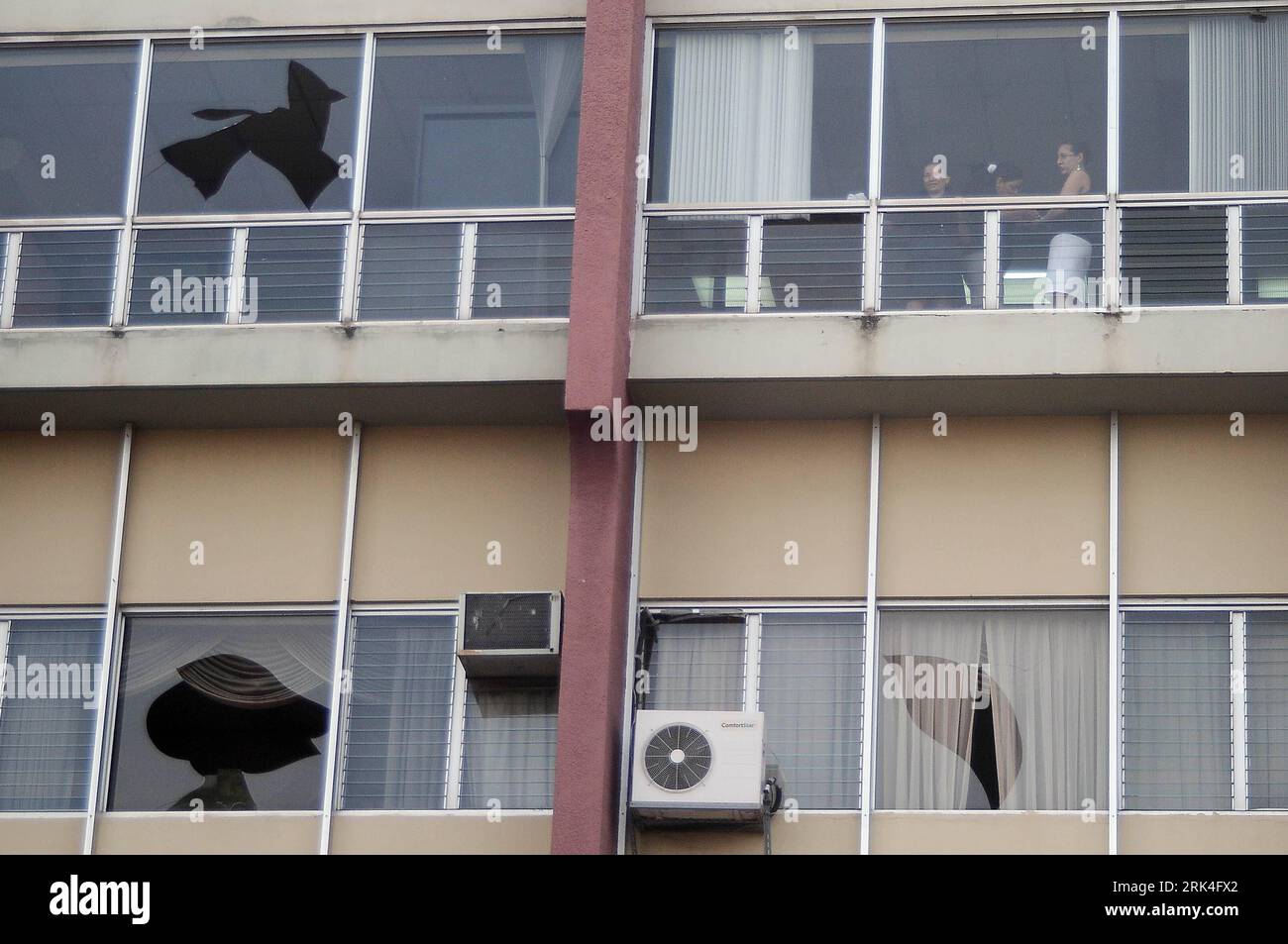 3 fenster hi-res stock photography and images - Alamy