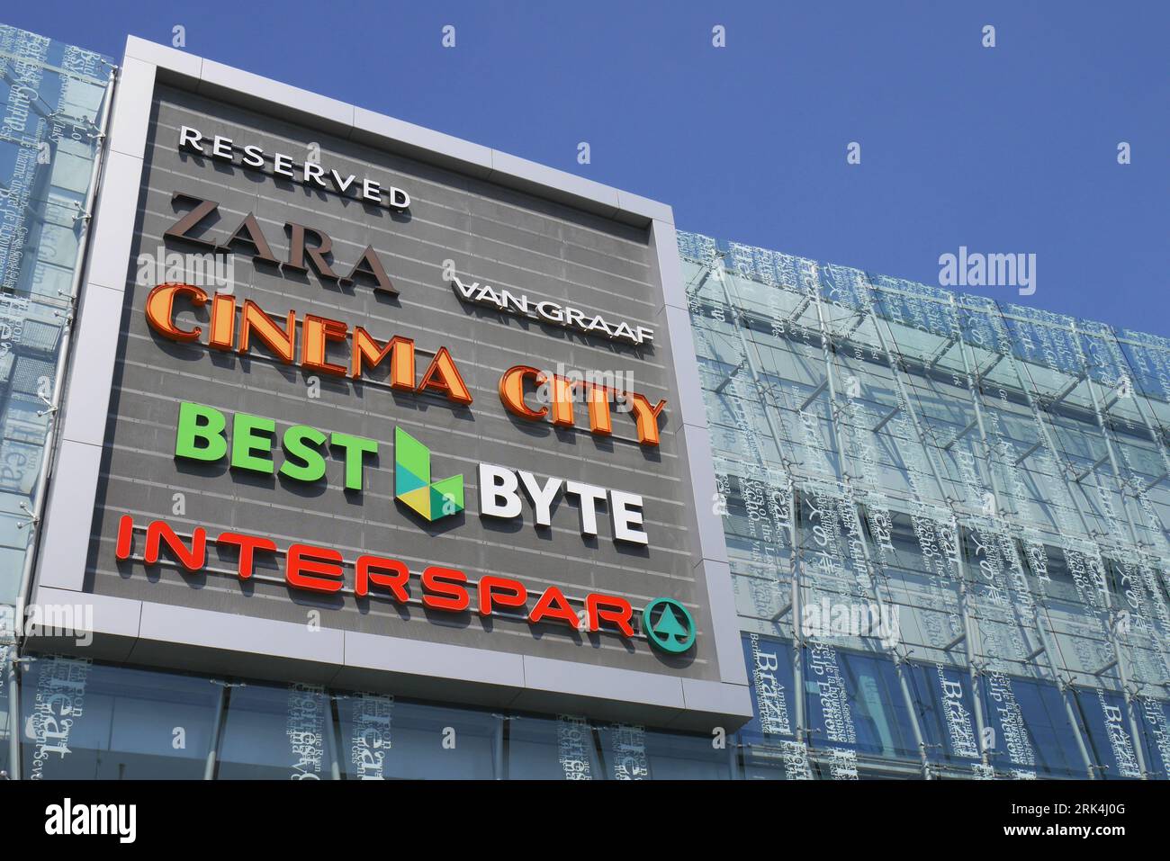Eastern plaza shopping mall hi-res stock photography and images - Alamy