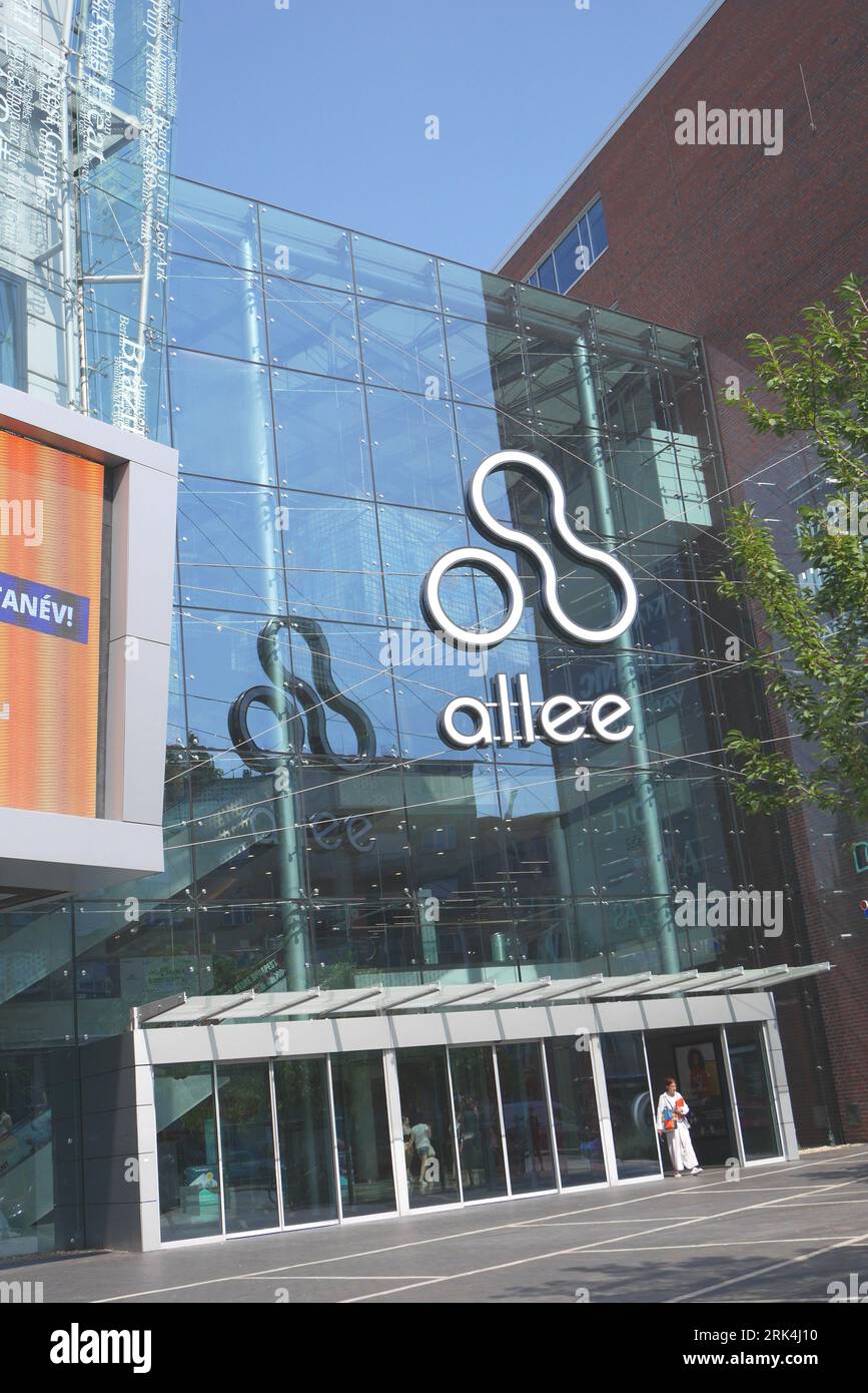 Eastern plaza shopping mall hi-res stock photography and images - Alamy