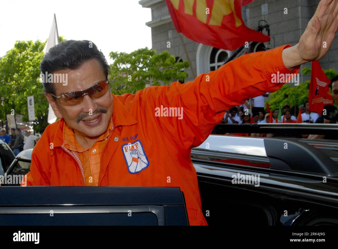 Philippine president joseph estrada in hi-res stock photography and ...
