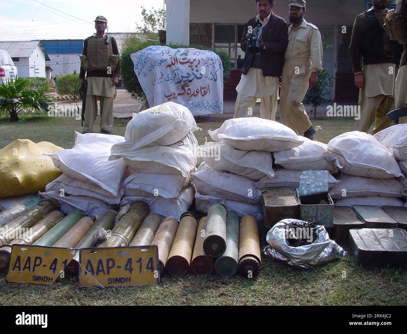 Taliban fighters pakistan hi-res stock photography and images - Alamy