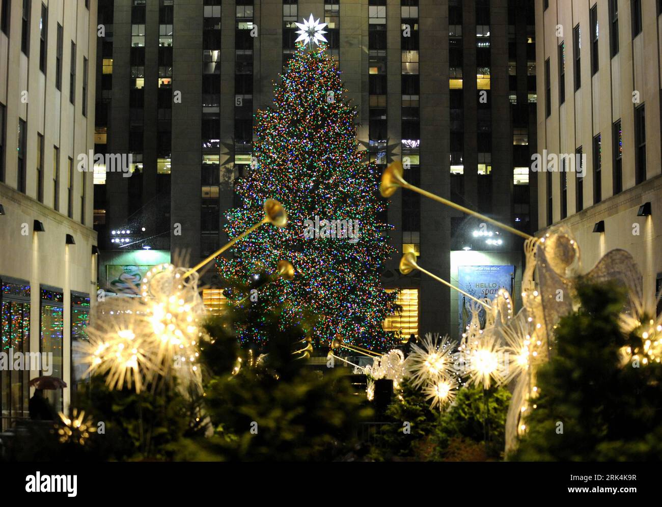 30 feet tall hi-res stock photography and images - Alamy