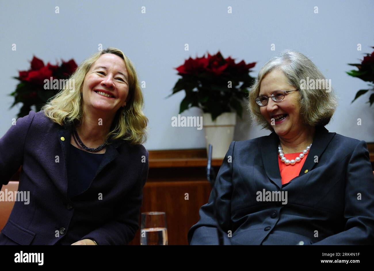 Nobel prize 2009 medicine hi-res stock photography and images - Alamy