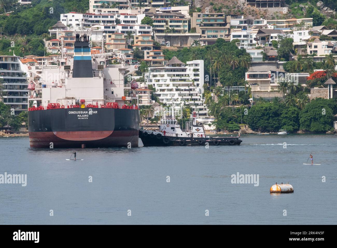 Tanker tug boat hi-res stock photography and images - Alamy