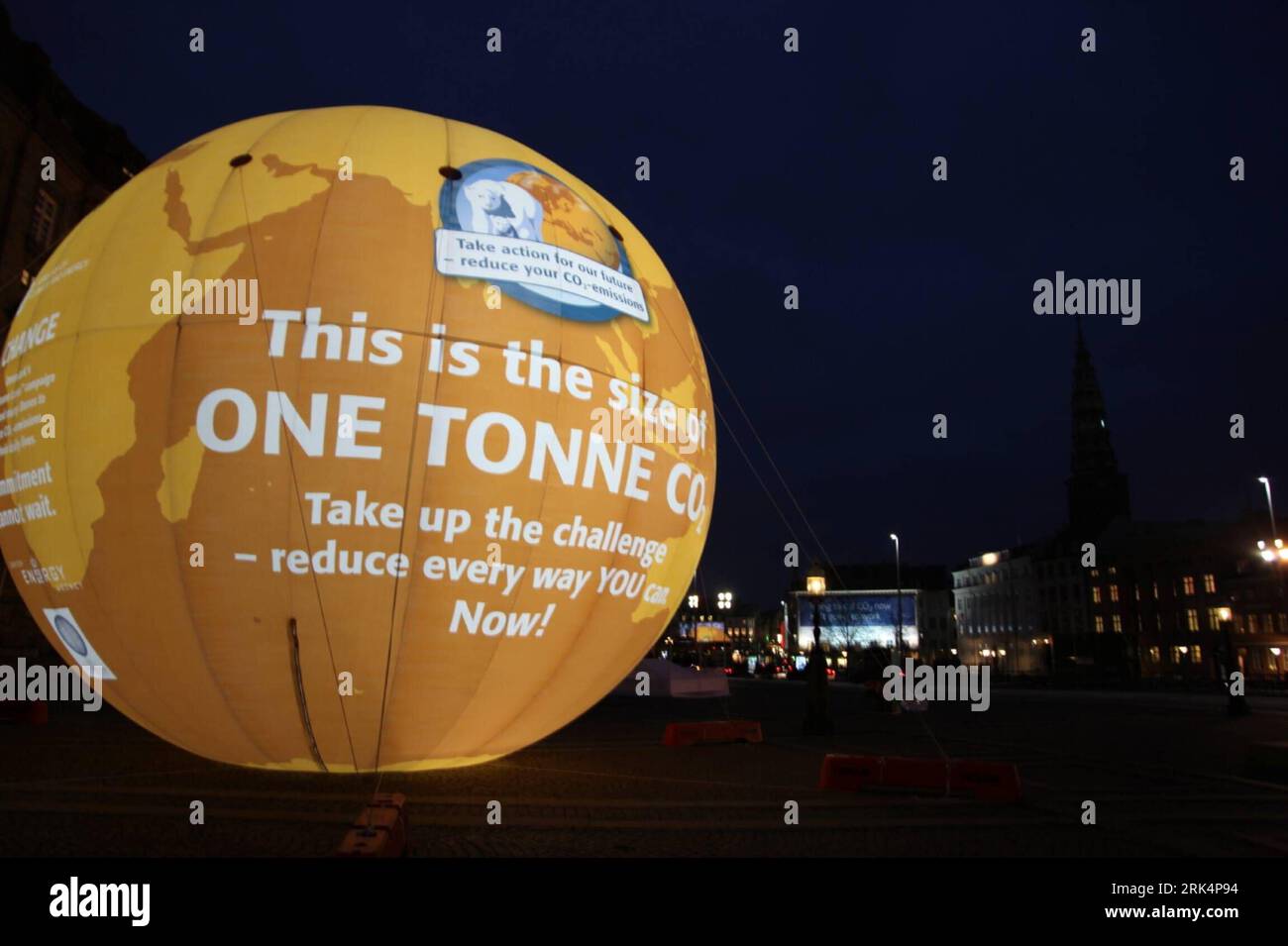One tonne of co2 hi-res stock photography and images - Alamy