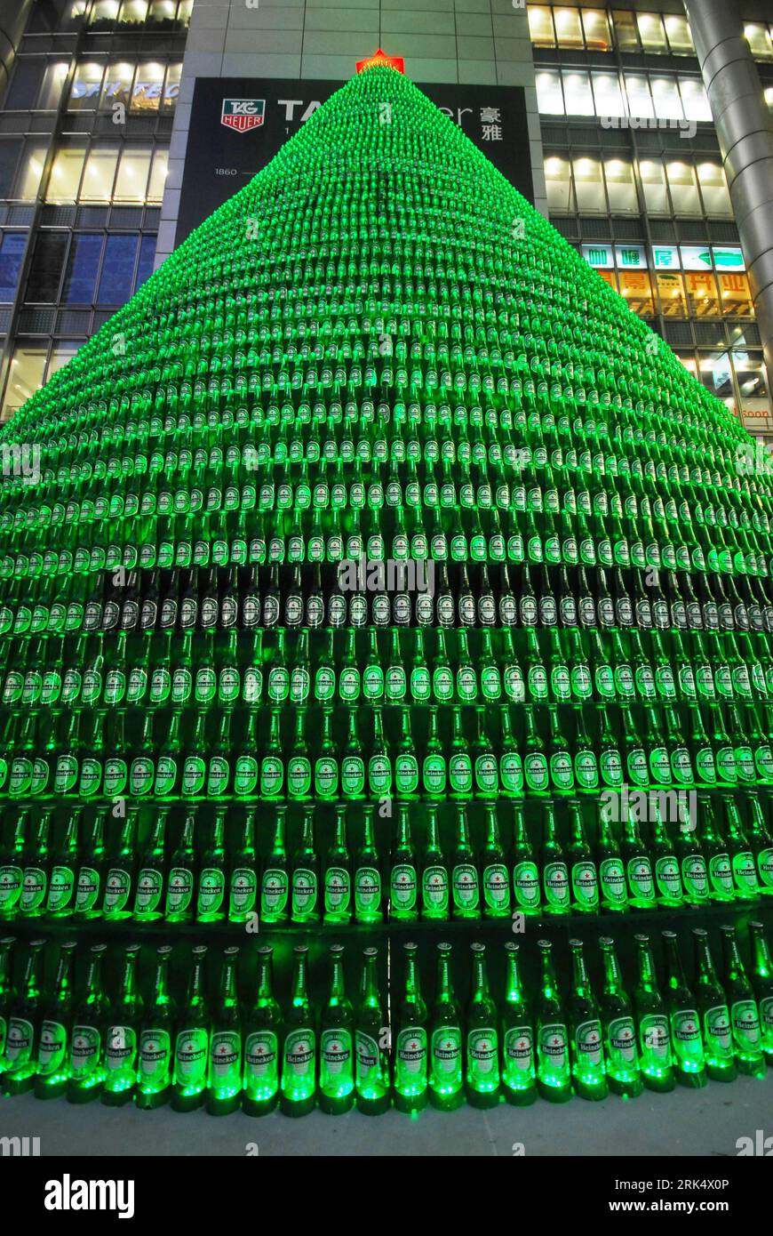 Heineken bierflasche hi-res stock photography and images - Alamy
