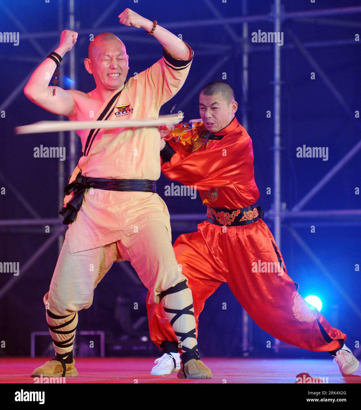 Kungfu warrior hi-res stock photography and images - Alamy