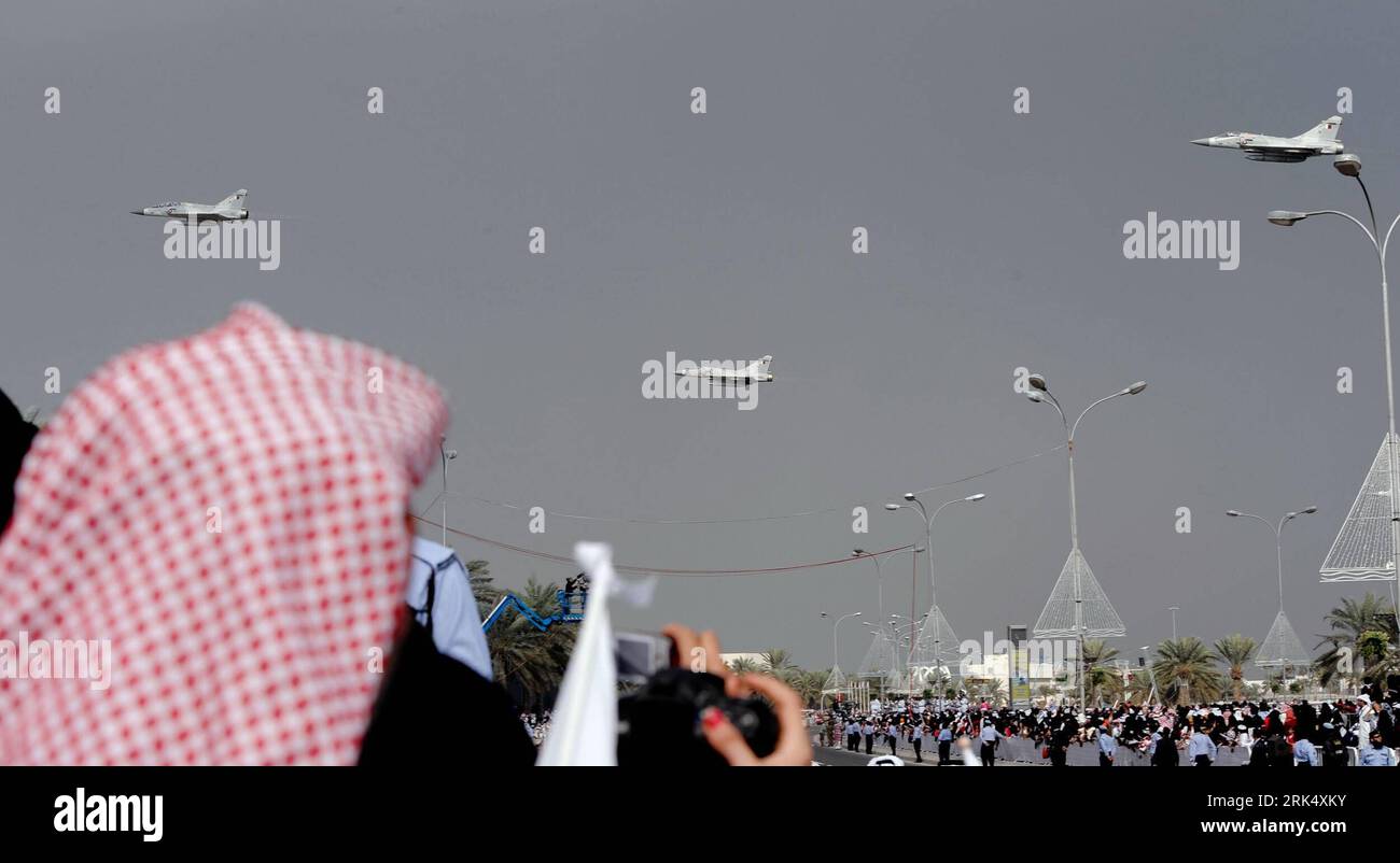 Qatar luftwaffe hi-res stock photography and images - Alamy