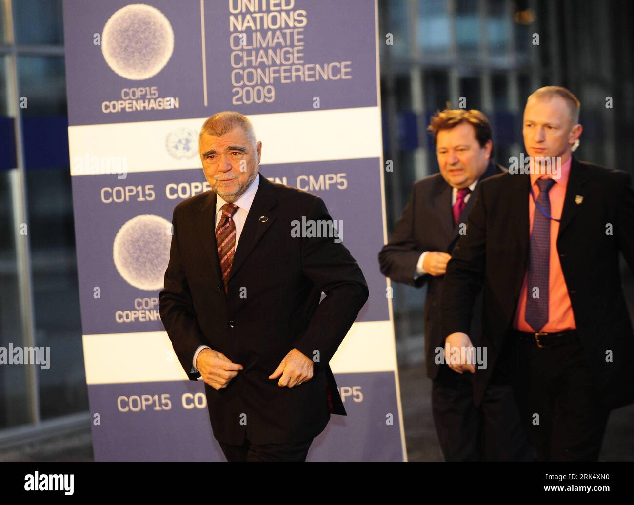 Croatian president stjepan mesic hi-res stock photography and images ...