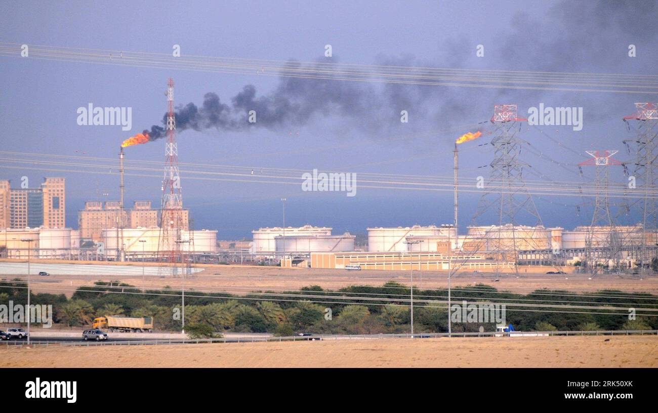 Kuwait oil field hi-res stock photography and images - Alamy