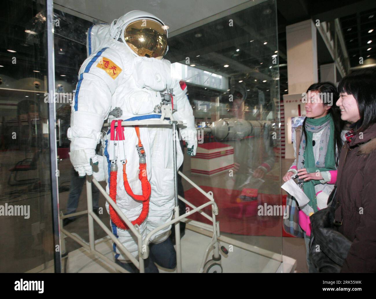 Extra vehicular activity hi-res stock photography and images - Alamy