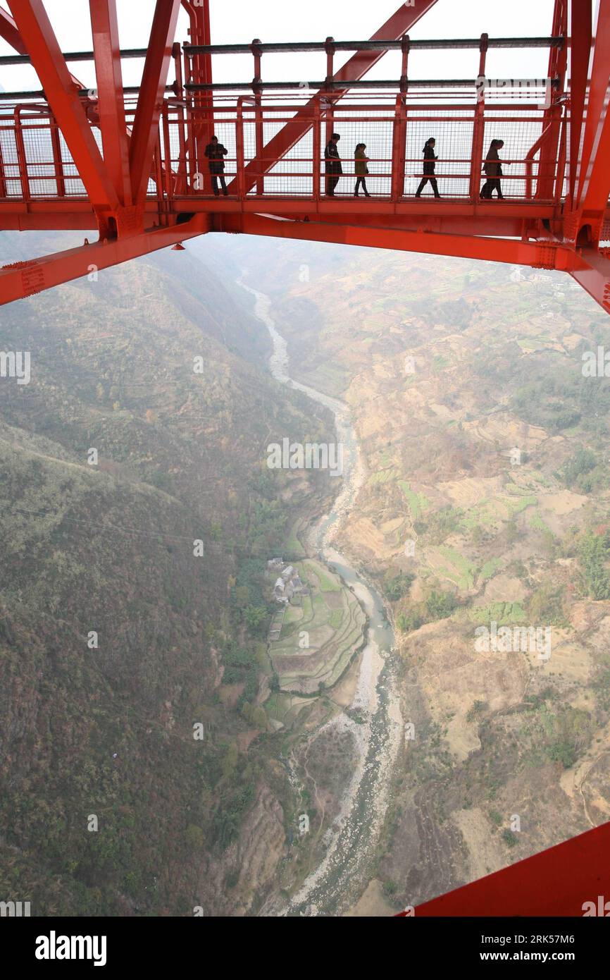 Balinghe bridge in guanling county hi-res stock photography and images ...