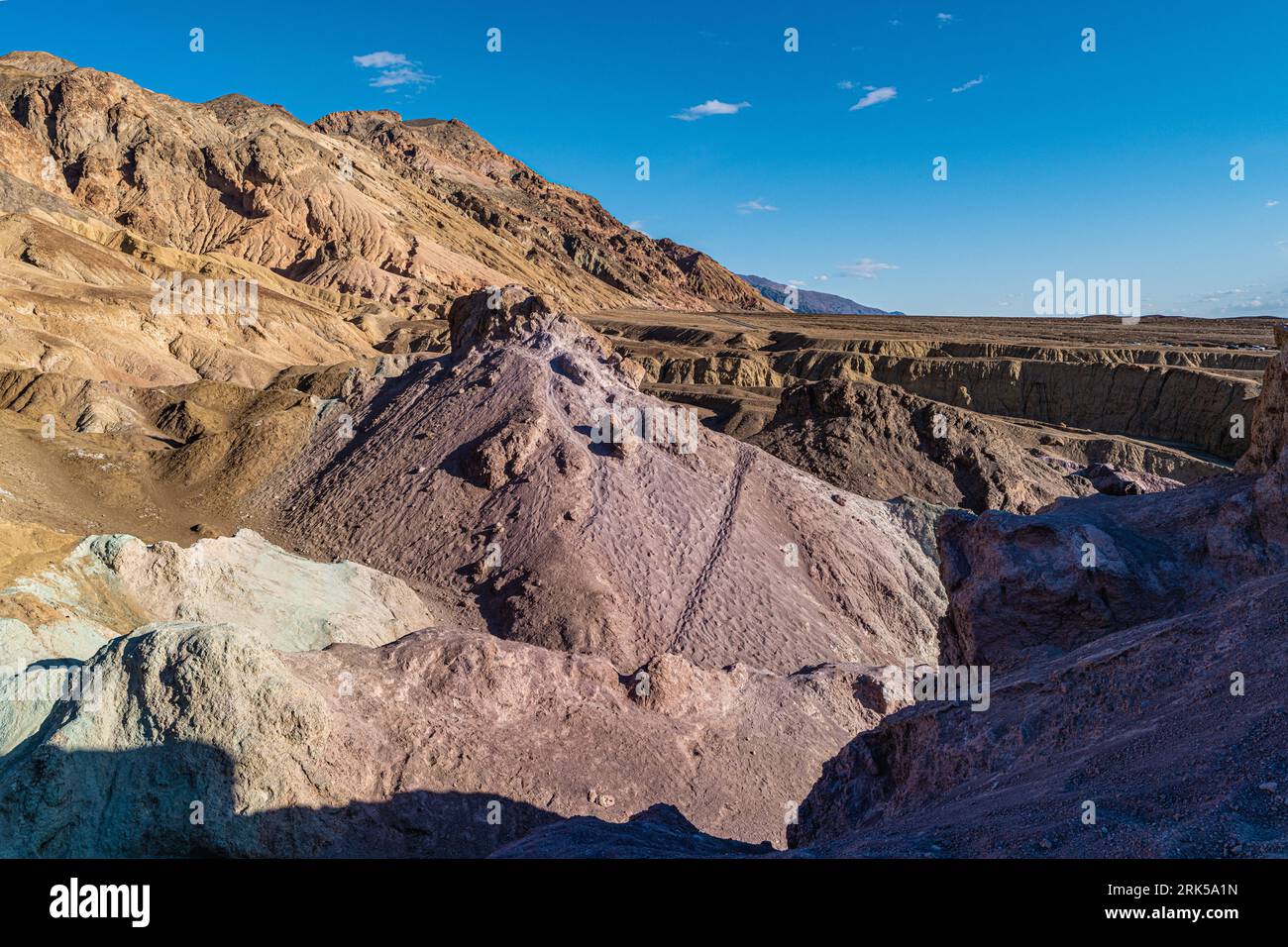 A vast desert expanse with a captivating landscape Stock Photo - Alamy