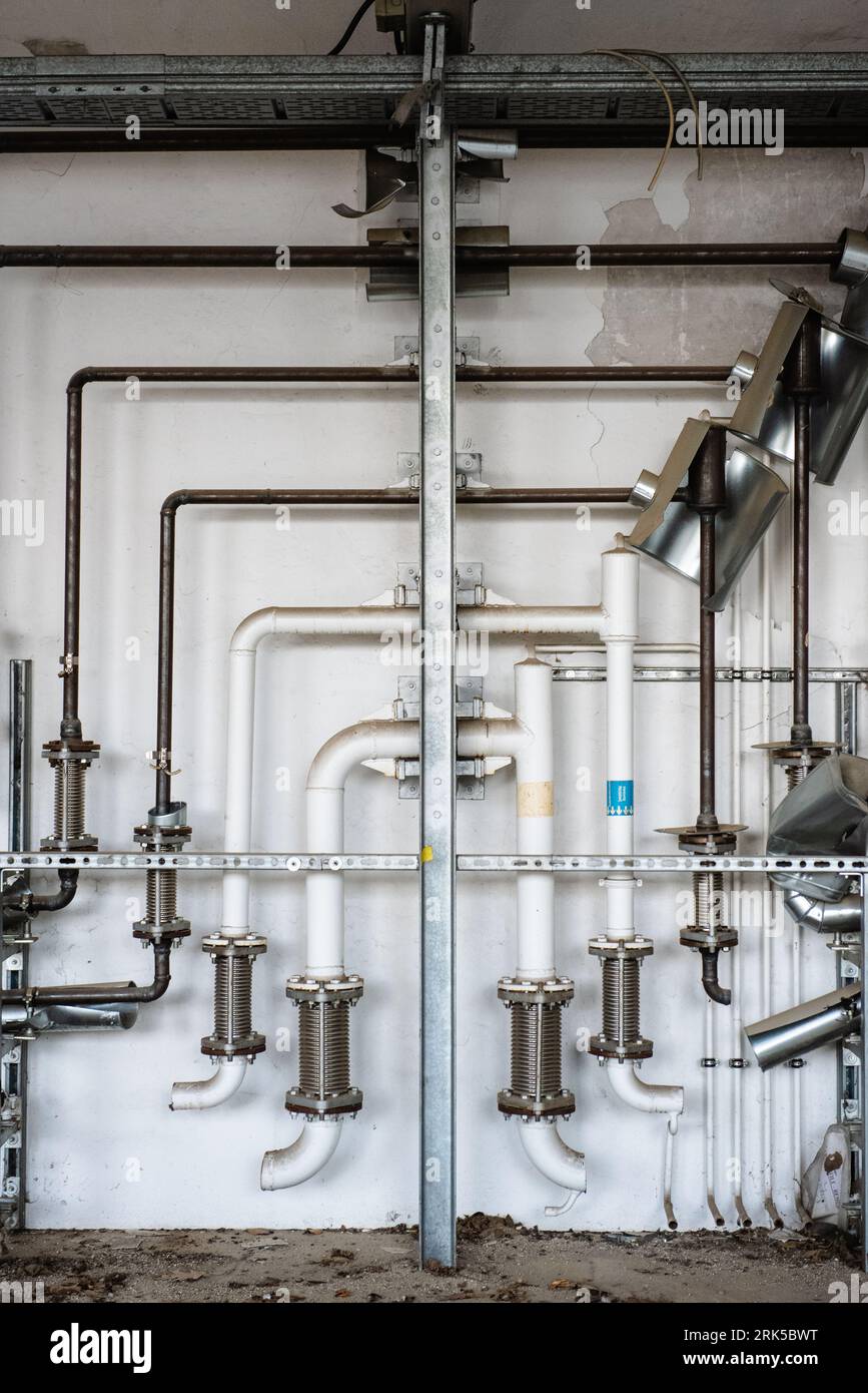 Automation of industrial valves hi-res stock photography and images - Alamy