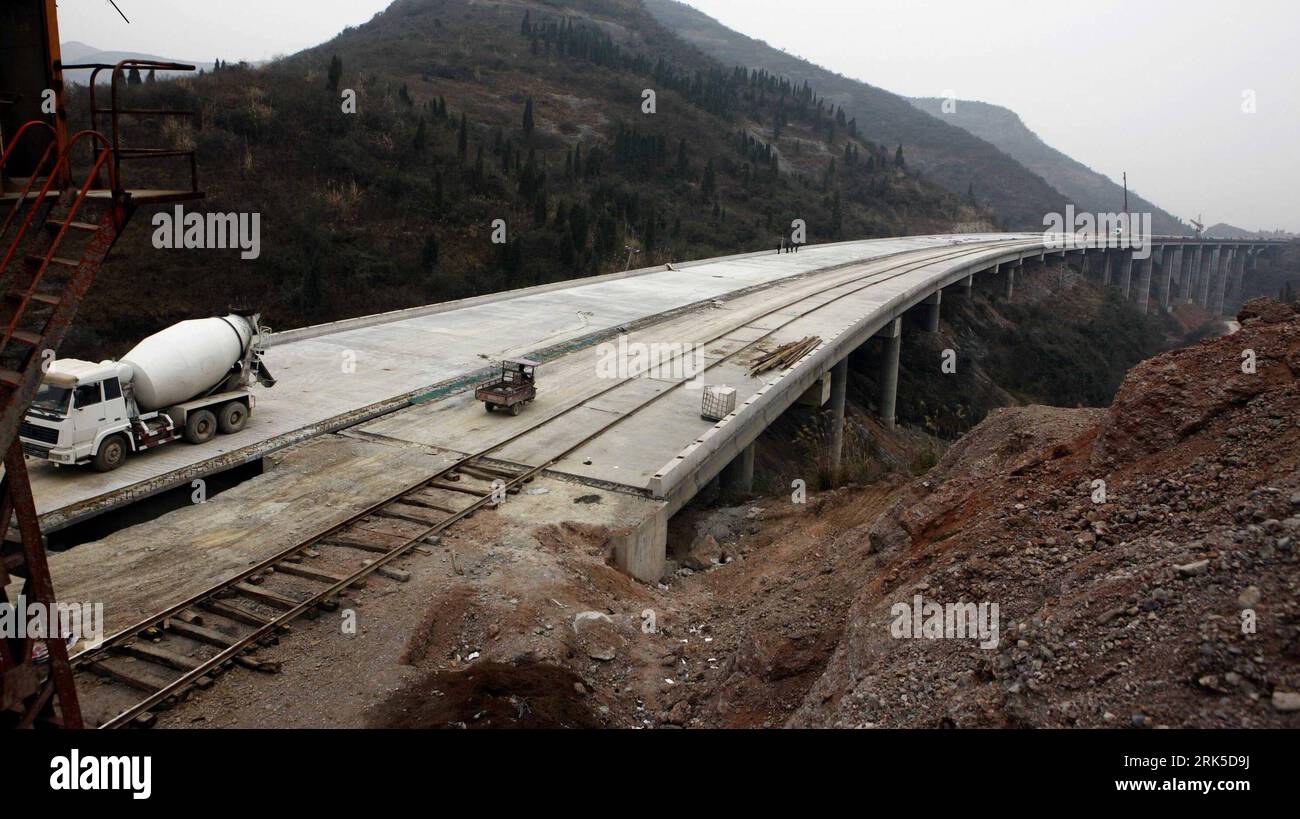 Three gorges dam completed hi-res stock photography and images - Alamy