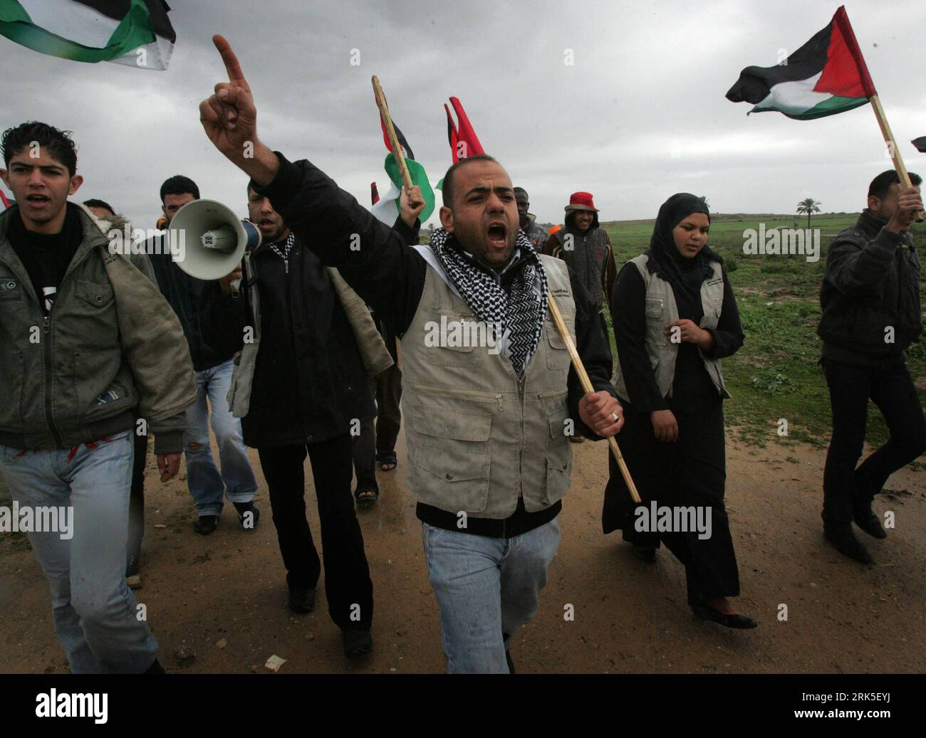 Secured border hi-res stock photography and images - Alamy