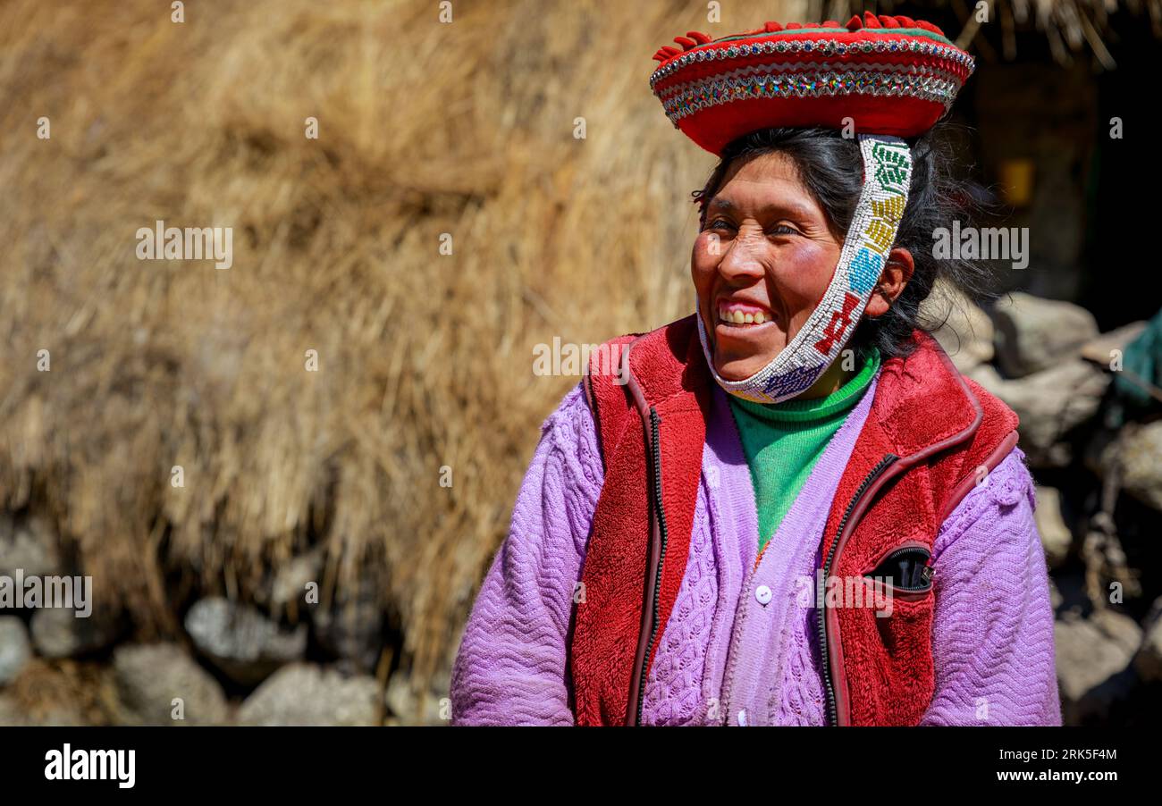 Traditional working attire hi-res stock photography and images - Alamy