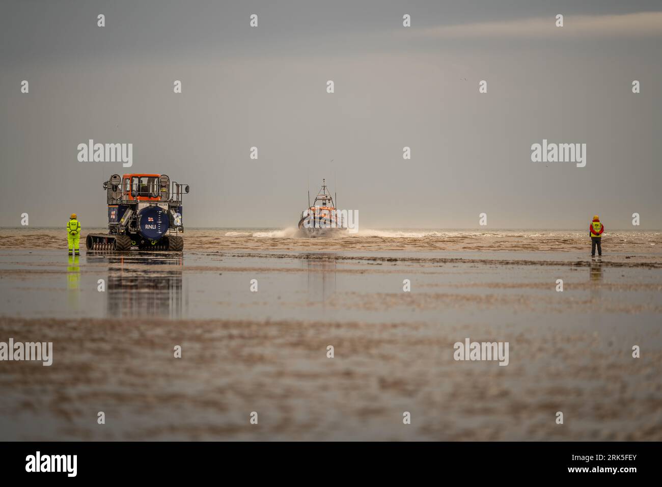 Kent, UK. August 24, 2023. The RNLI lifeboat Morrell returns from a ...