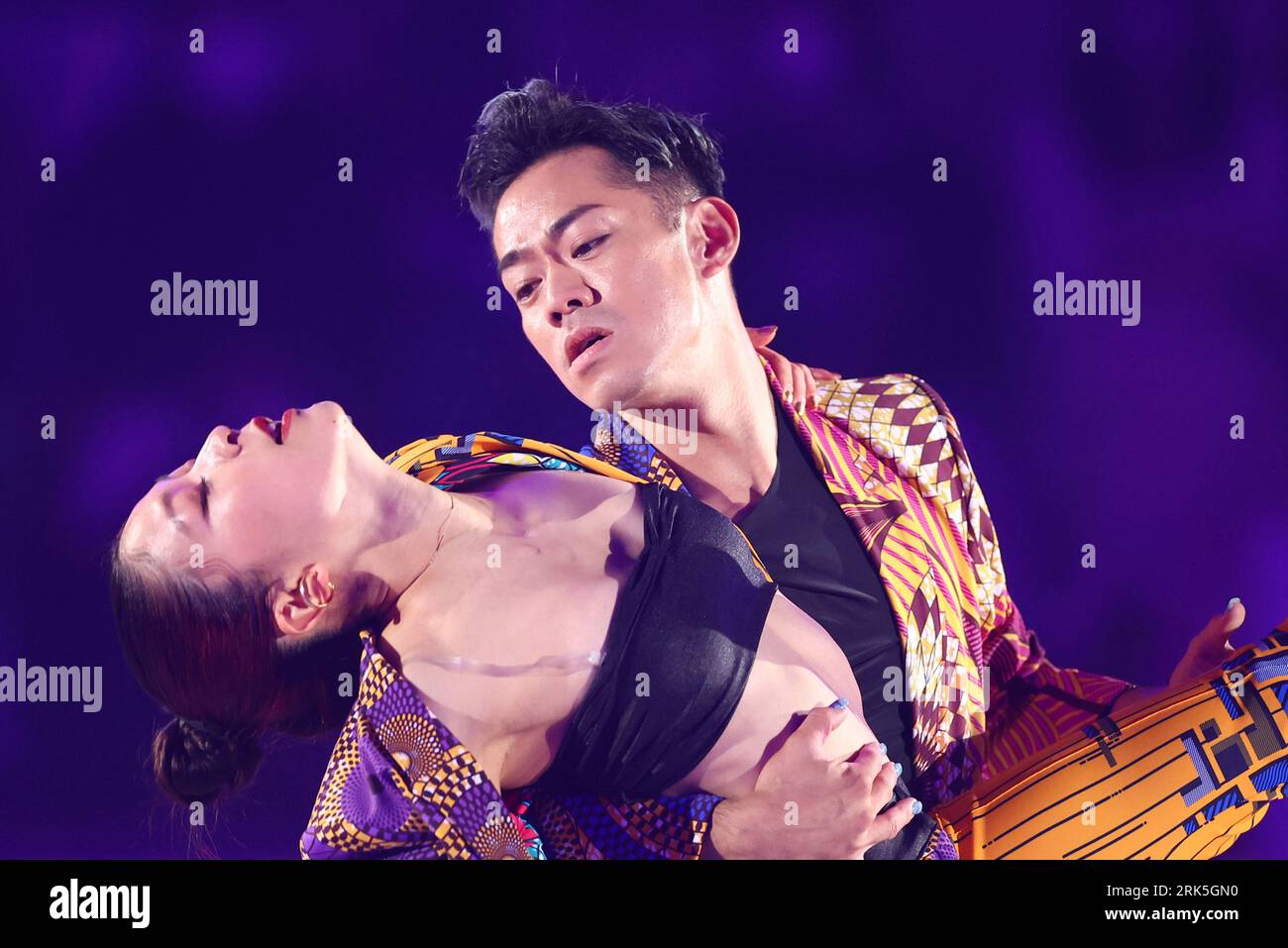 Daisuke Takahashi and Kana Muramoto of Japan perform during a rehearsal ...