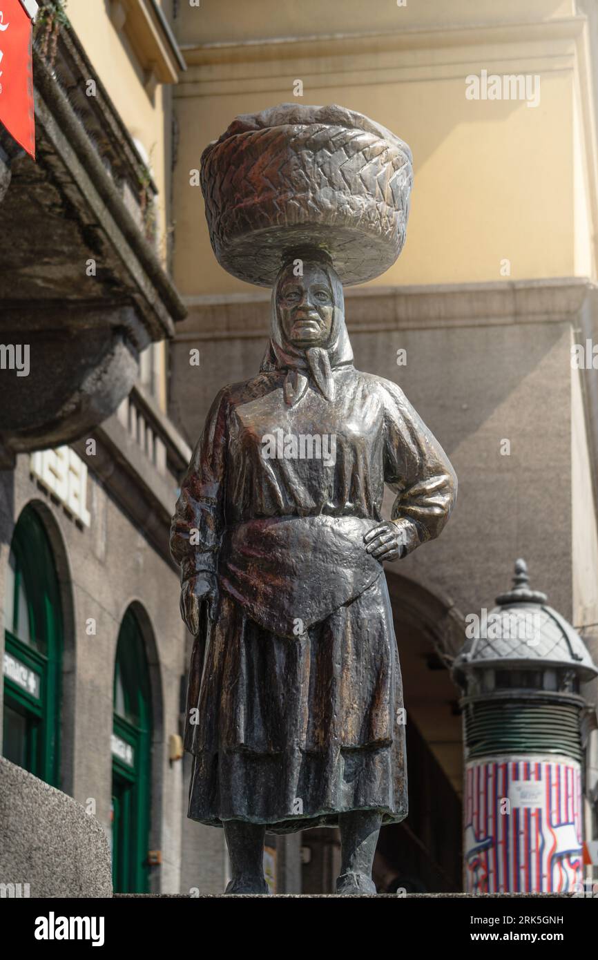 Public sculpture on the Zolac Market in Zagreb Stock Photo - Alamy