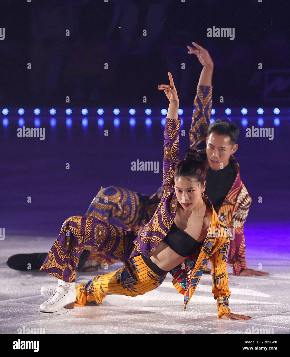Daisuke Takahashi and Kana Muramoto of Japan perform during a rehearsal ...