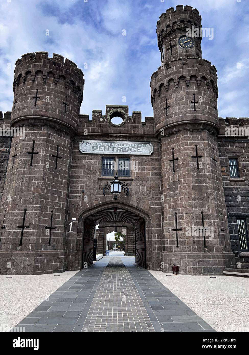 Entrance gate gatehouse gateway hi-res stock photography and images - Alamy