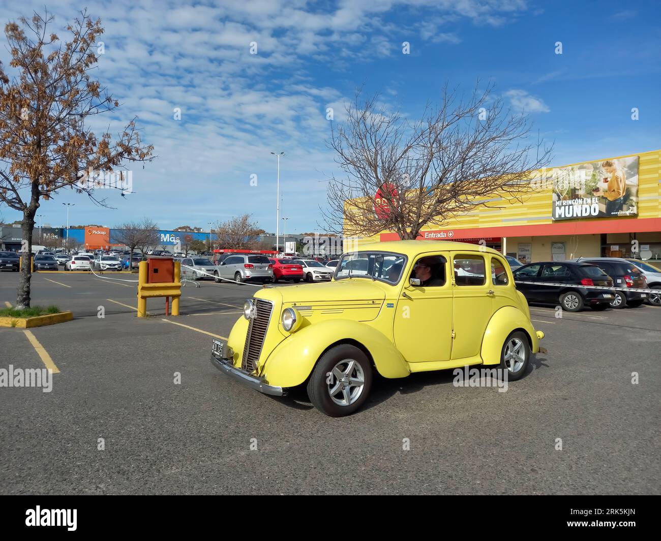 Old yellow Morris Ten Series M four-door saloon 1938 - 1948 hot rod at ...