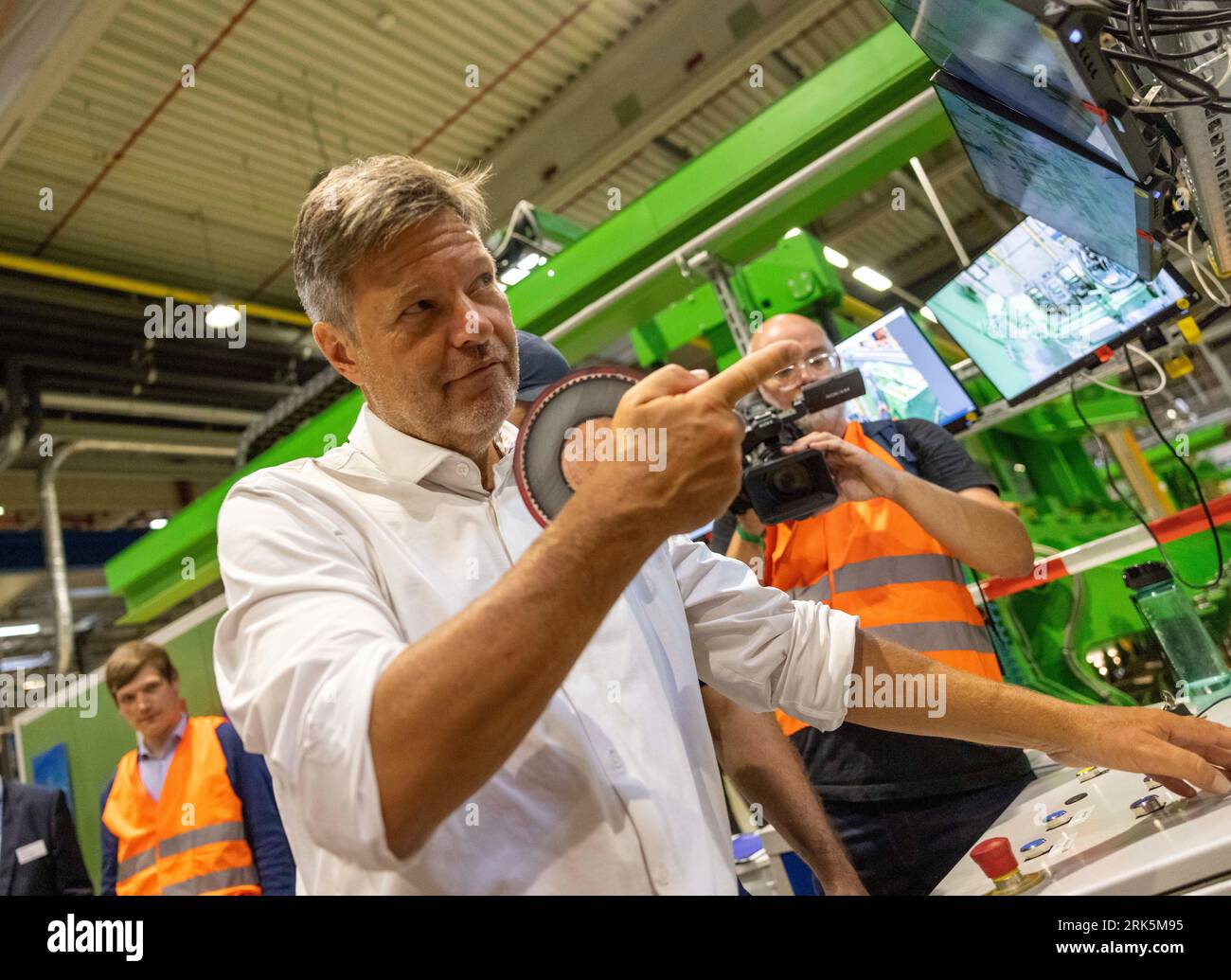 Cologne, Germany. 24th Aug, 2023. Robert Habeck (Bündnis 90/Die Grünen ...