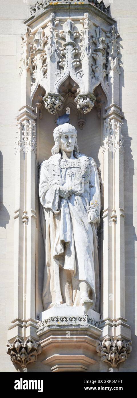 Statue of King Henry VI, founder, on an outside wall of King's College ... Statue of King Henry VI, founder, on an outside wall of King's College ...