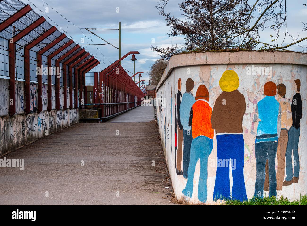 Graffiti on a railway viaduct hi-res stock photography and images - Alamy