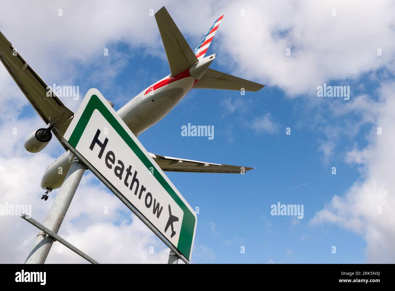 Airport road sign hi-res stock photography and images - Alamy