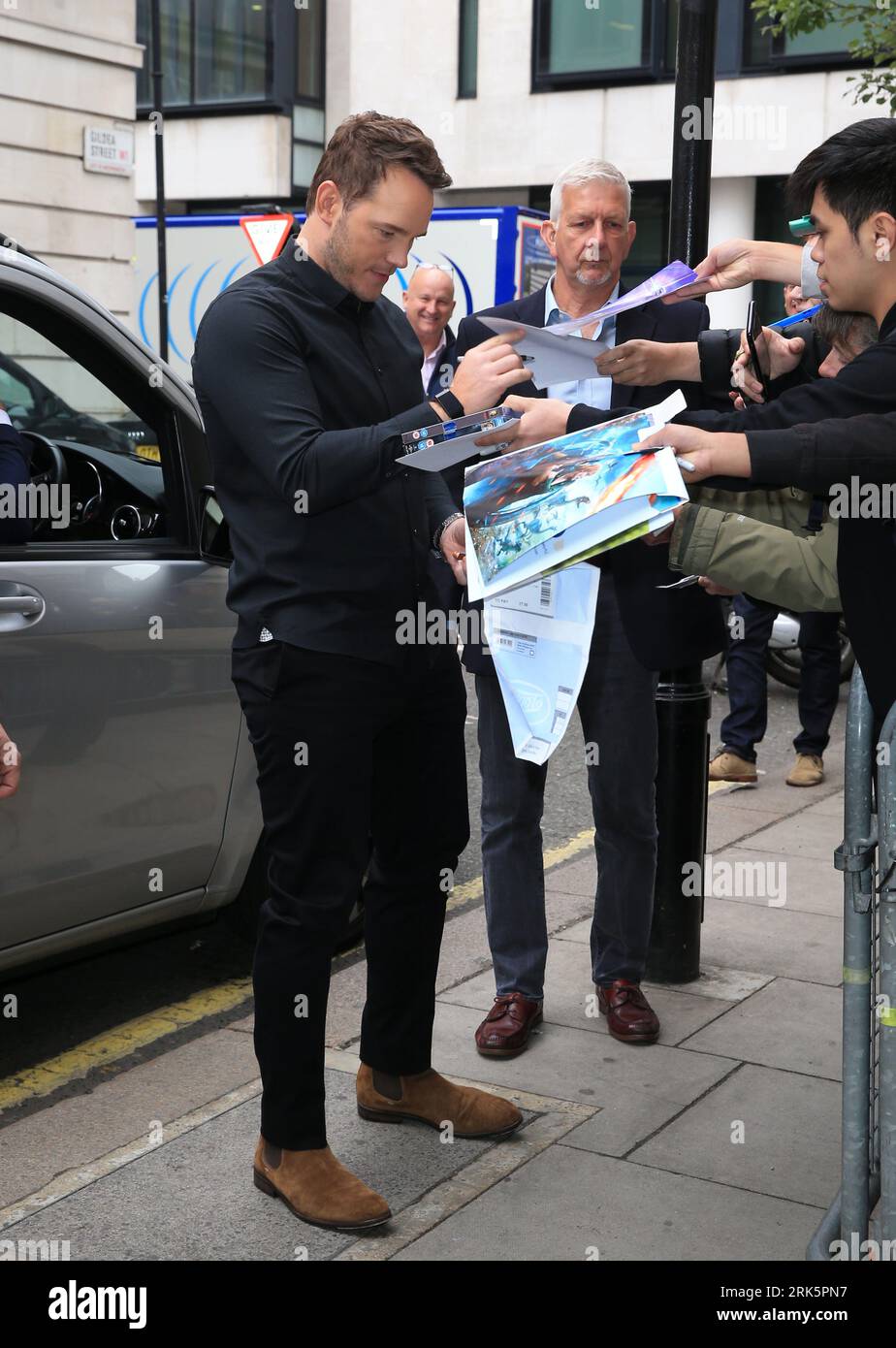 Chris Pratt seen outside BBC Radio 2 in London Stock Photo - Alamy