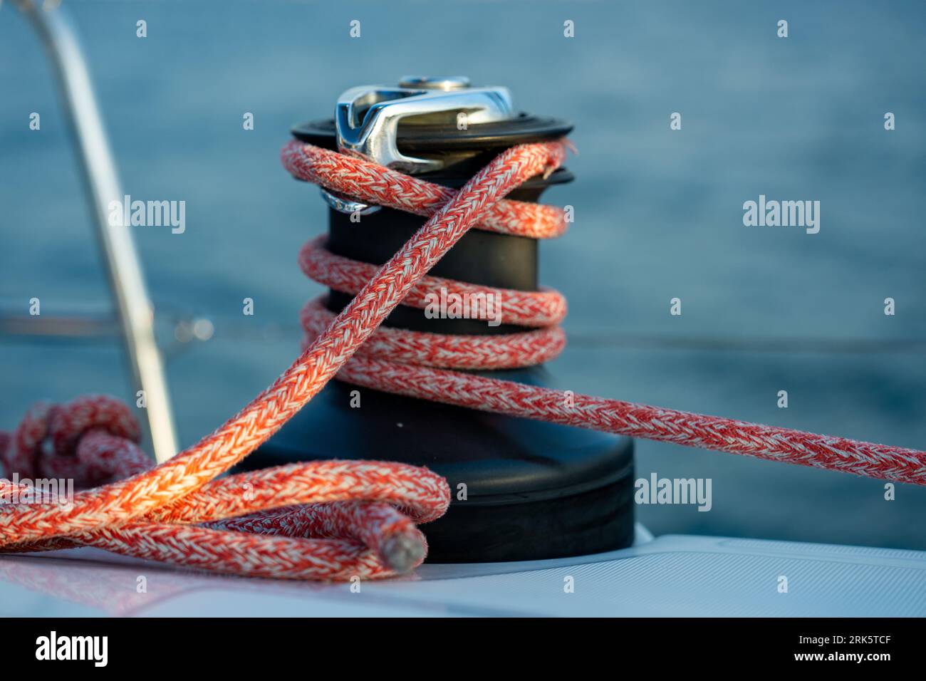 Pole with rope loop hi-res stock photography and images - Alamy