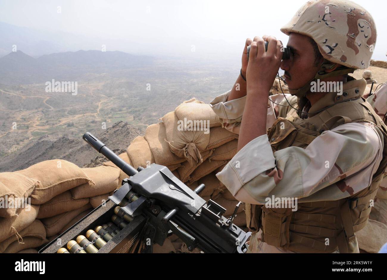 Arabian soldier hi-res stock photography and images - Alamy