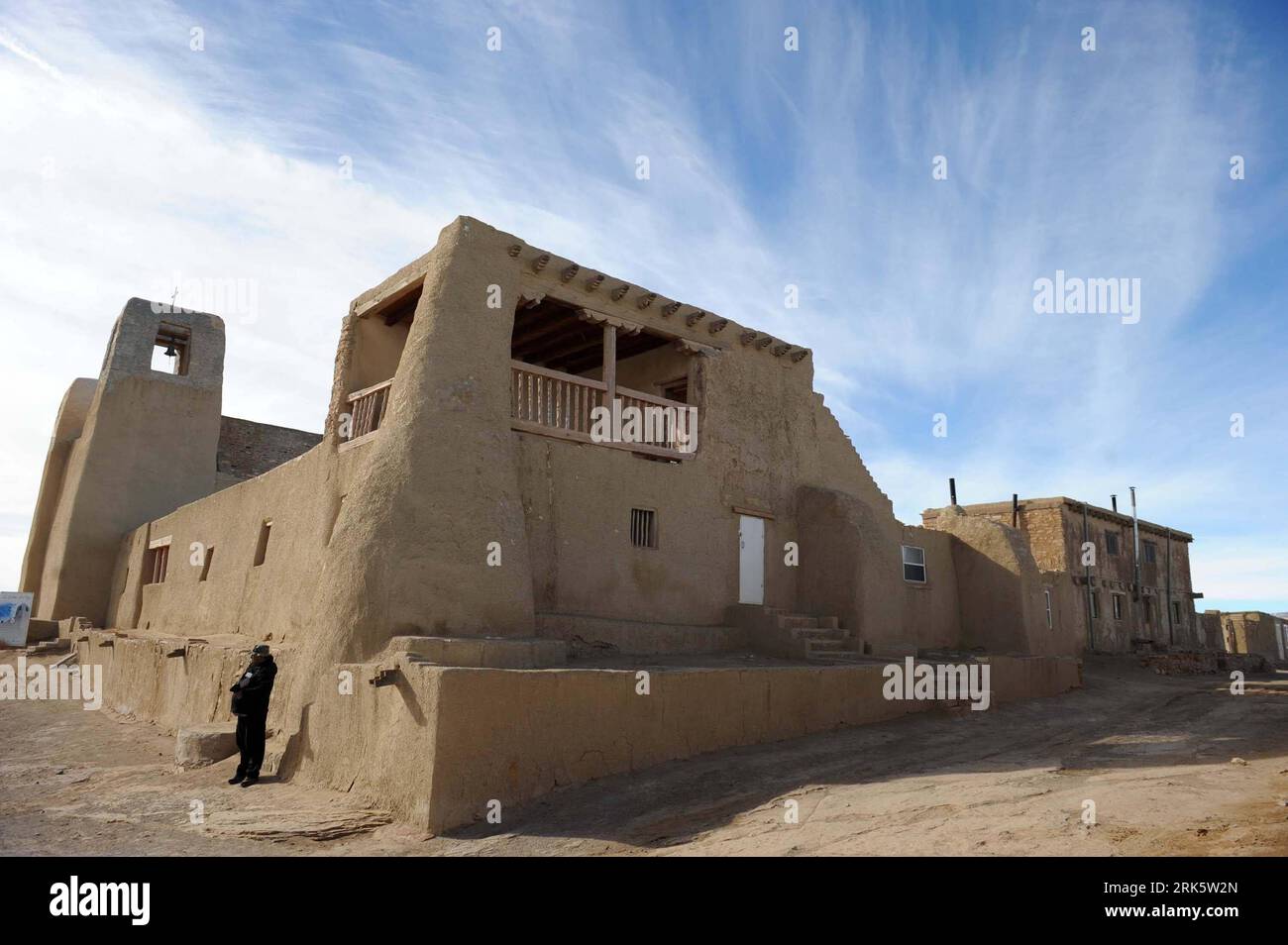 Pueblo acoma pueblo sky city building hi-res stock photography and ...