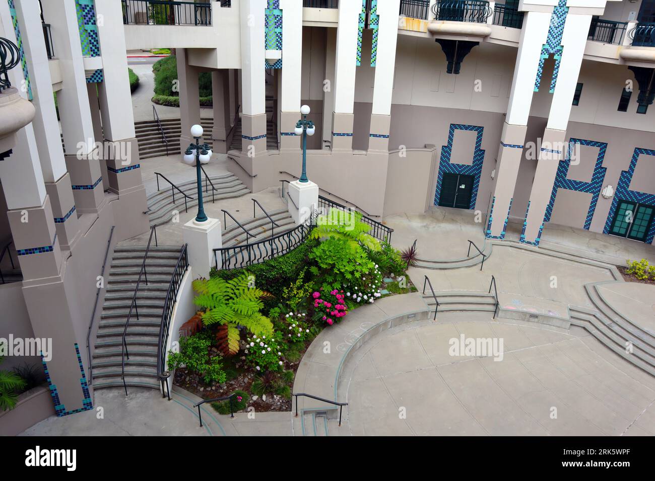 Beverly Hills, California: BEVERLY HILLS Civic Center. The building was ...