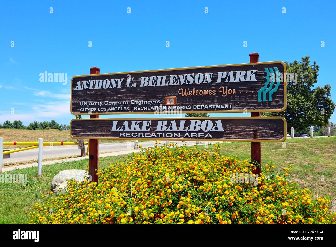 Los Angeles, California: Lake Balboa - Anthony C. Beilenson Park at ...