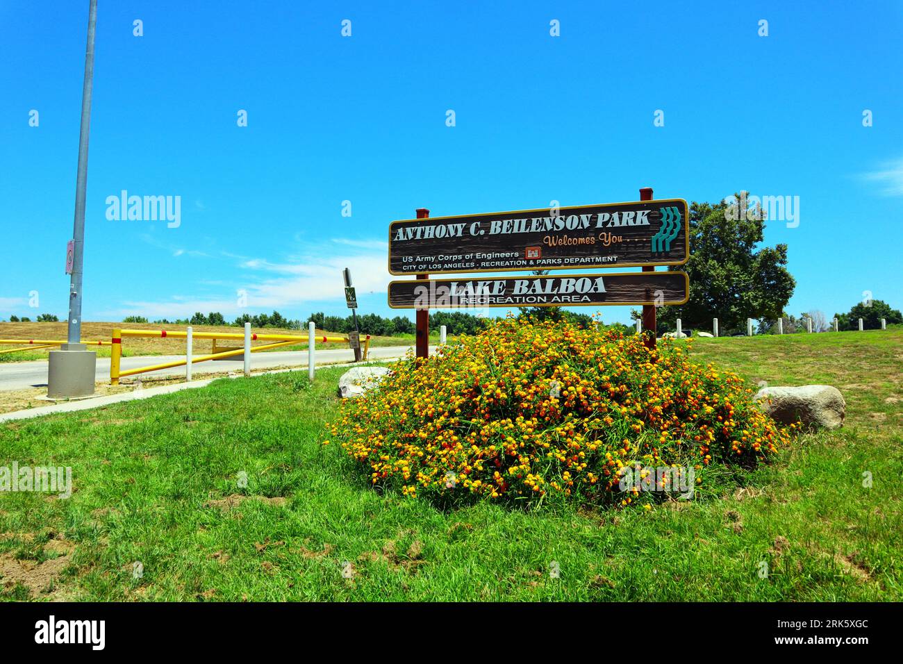 Los Angeles, California: Lake Balboa - Anthony C. Beilenson Park at ...