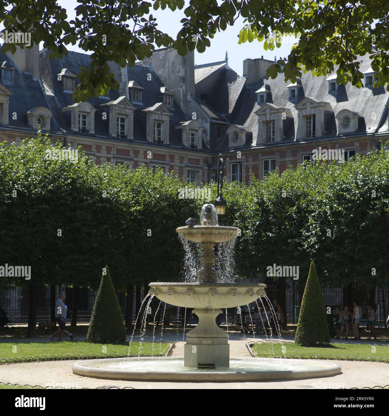Oldest planned quare paris hi-res stock photography and images - Alamy
