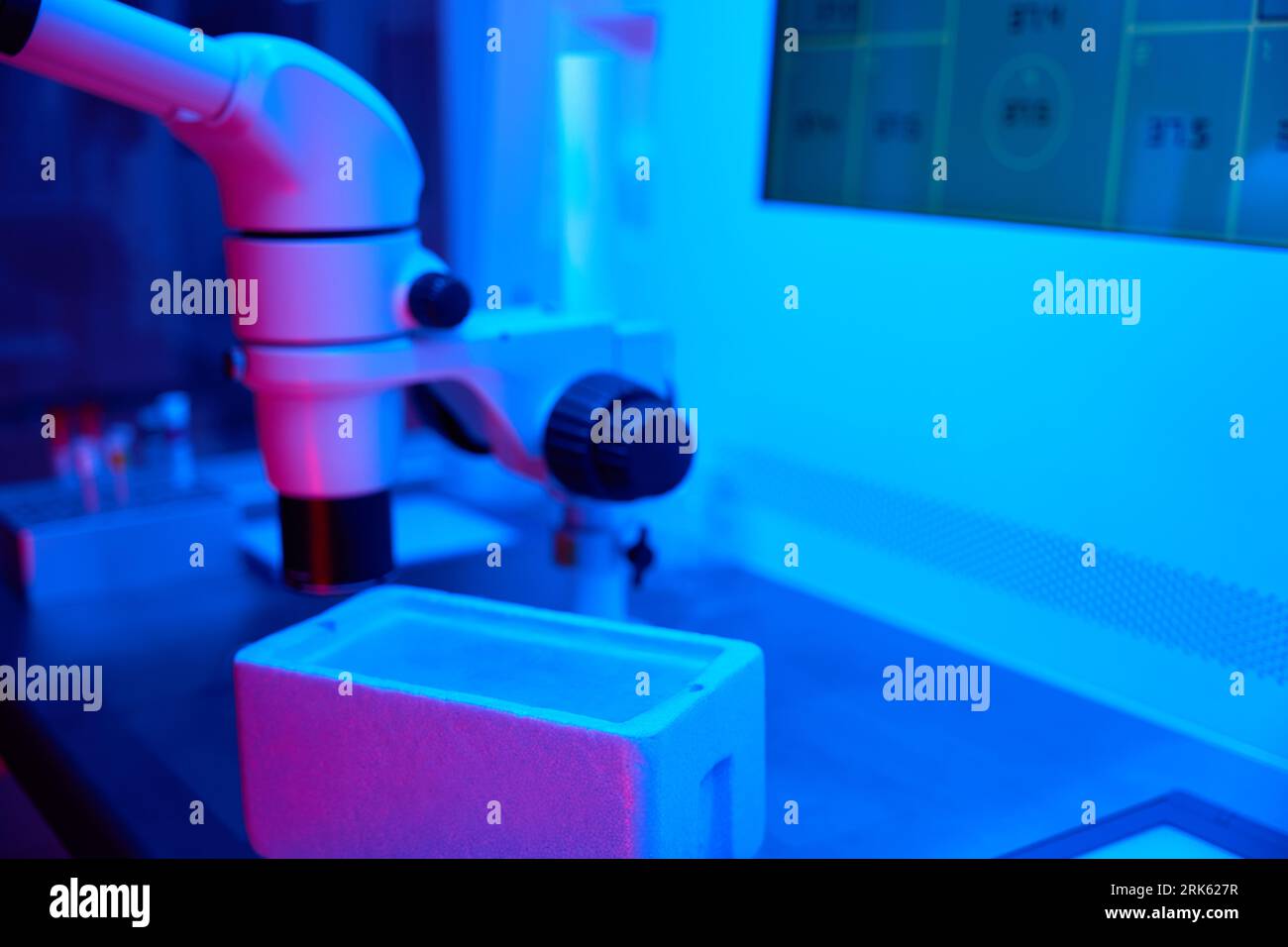 Laboratory devices for preparing biomaterial for freezing Stock Photo ...