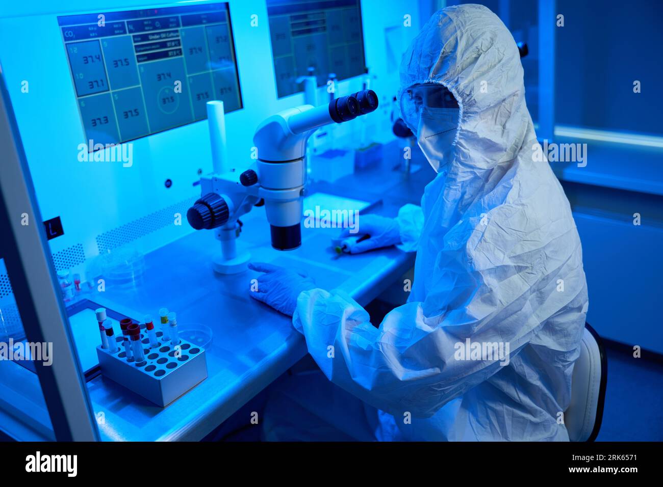 Icsi procedure hi-res stock photography and images - Alamy