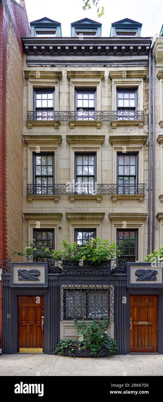 130 east 74th street hi-res stock photography and images - Alamy